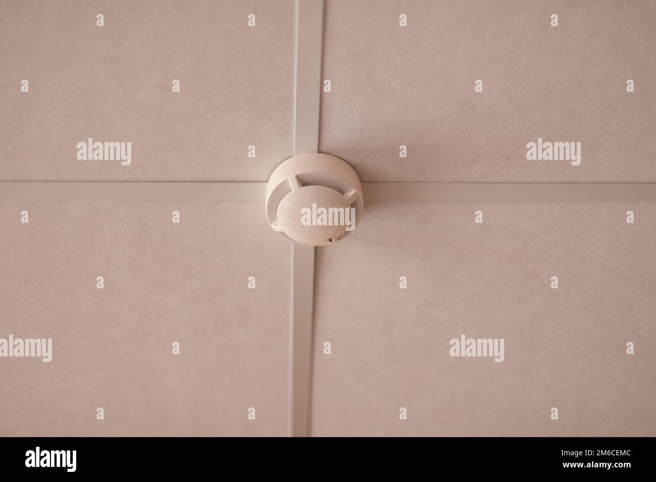 Fire protection system on ceiling. Smoke detector Stock Photo - Alamy