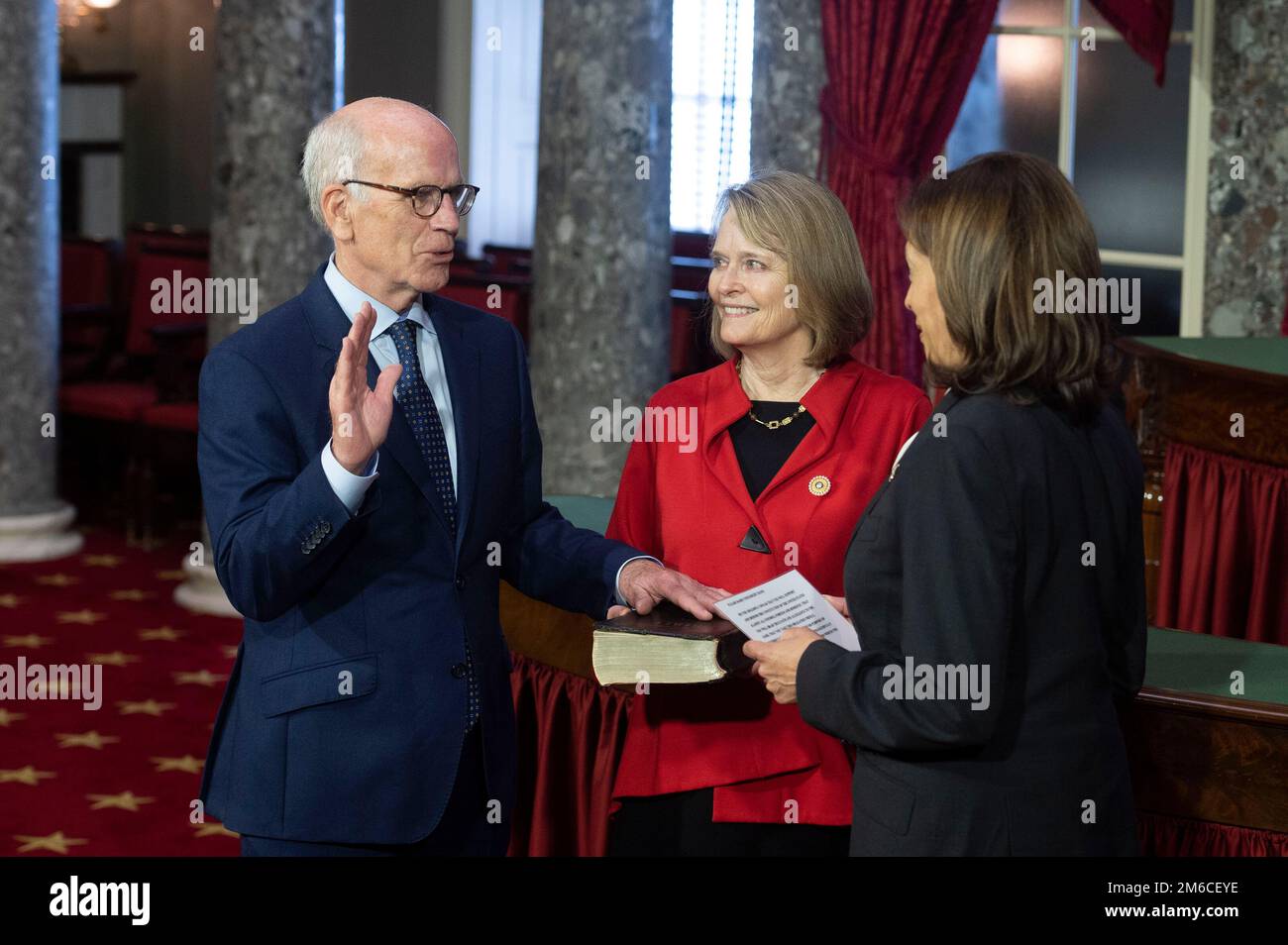 U s senator peter welch of vermont hi-res stock photography and images ...