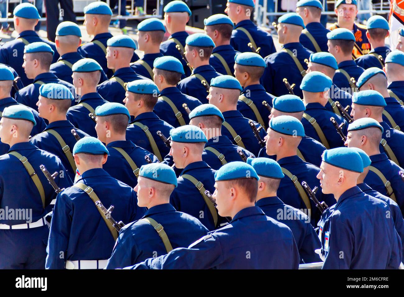 Russian soldiers on parade hi-res stock photography and images - Alamy