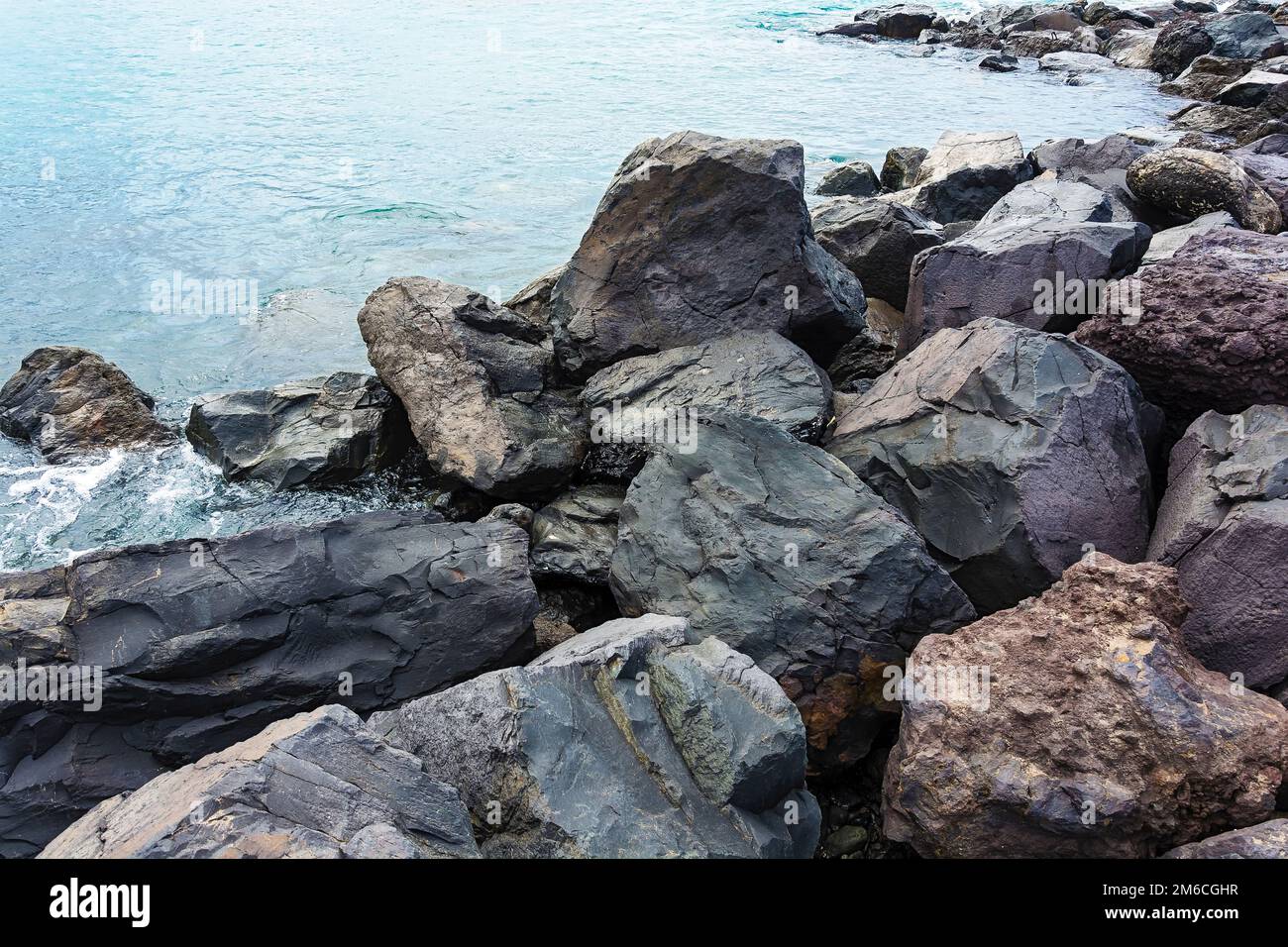 Large rocks coastline hi-res stock photography and images - Alamy