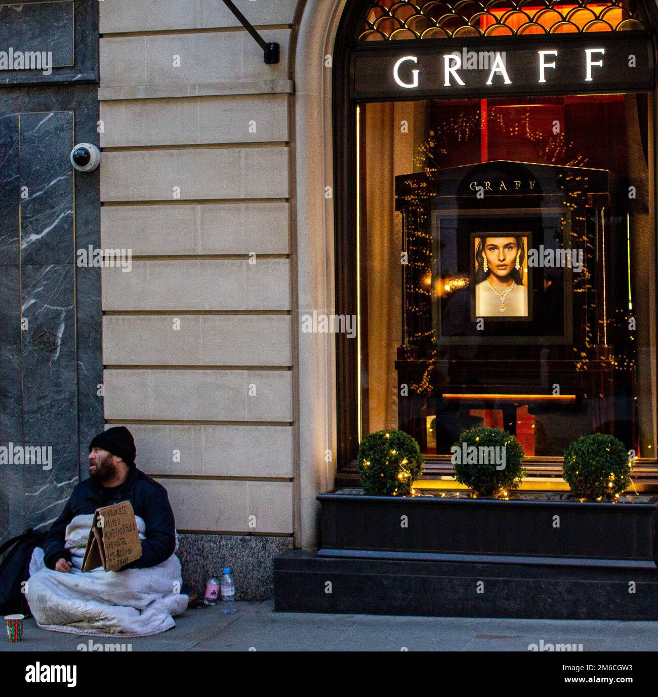 Graff storefront/shop window/visual merchandising of Bond St store, and ...