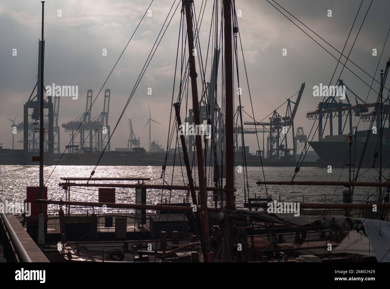 Marina hamburg hi-res stock photography and images - Alamy