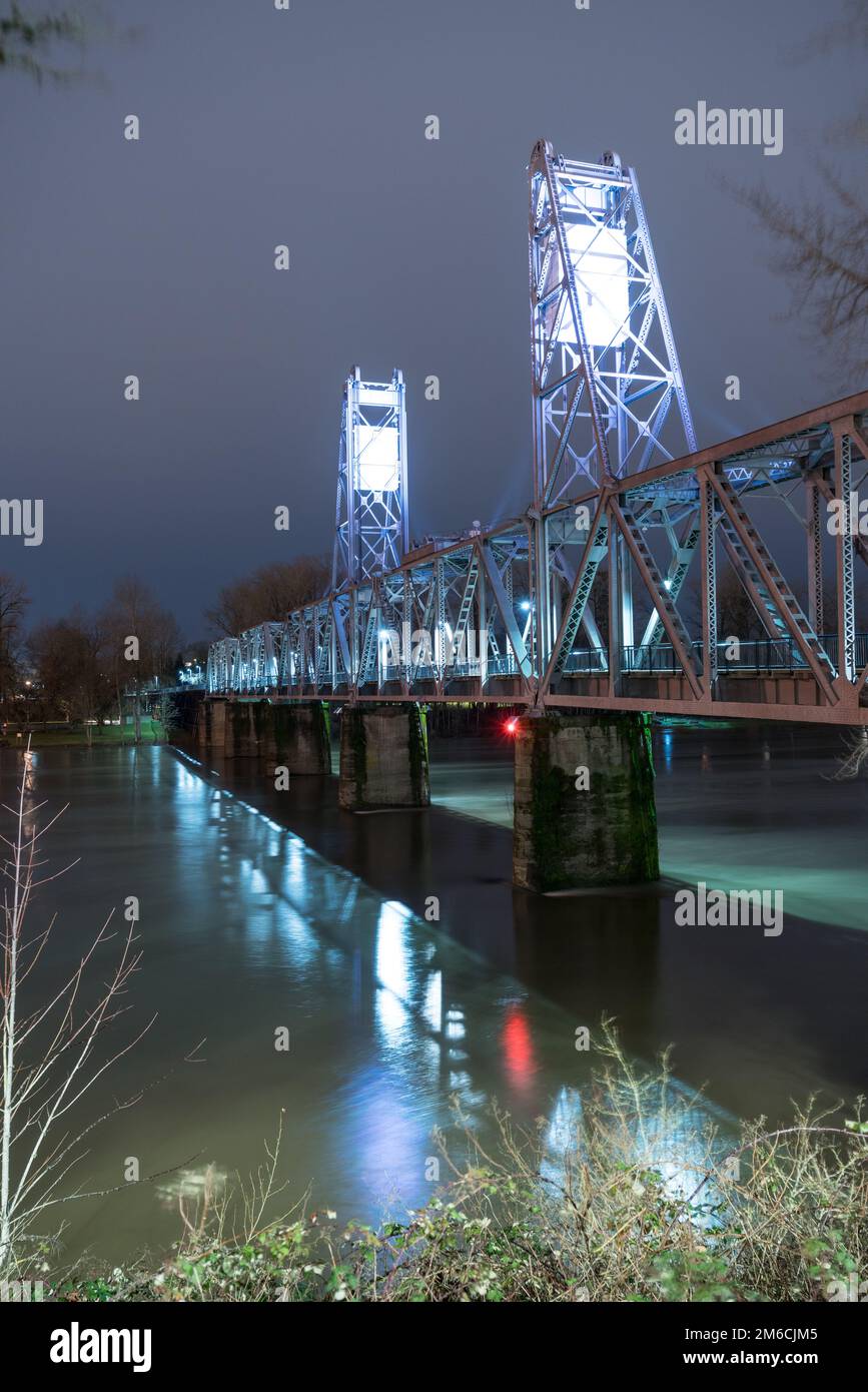 Lighted Pedestrian Bridge Crossing Willamette River Converted Train ...