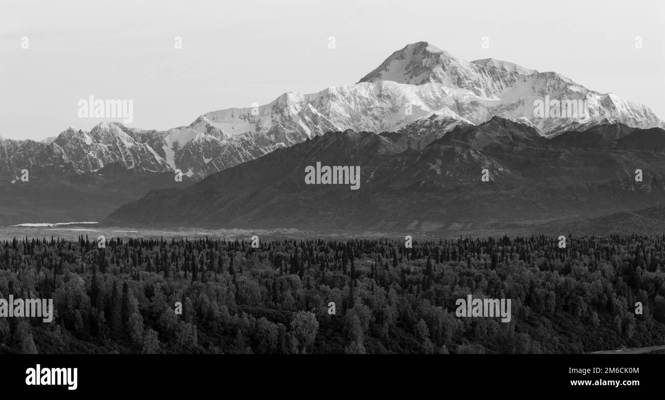 Denali Mountain Range Mt McKinley Alaska North America Stock Photo - Alamy