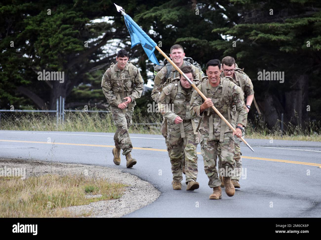 Soldiers assigned to the 229th Military Intelligence Battalion compete ...