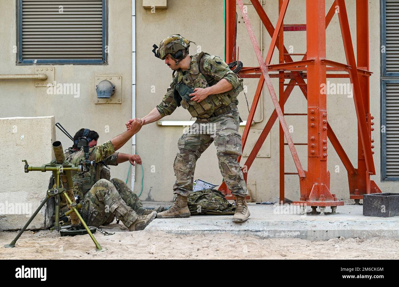 U.S. Army Infantrymen assigned to the East Africa Response Force (EARF ...