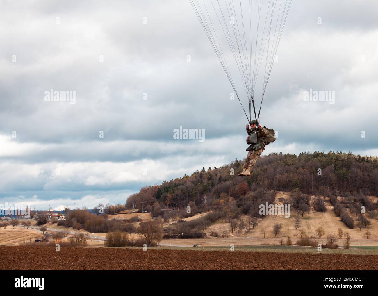 Soldier from U.S. Special Operations Command Europe conduct Airborne ...