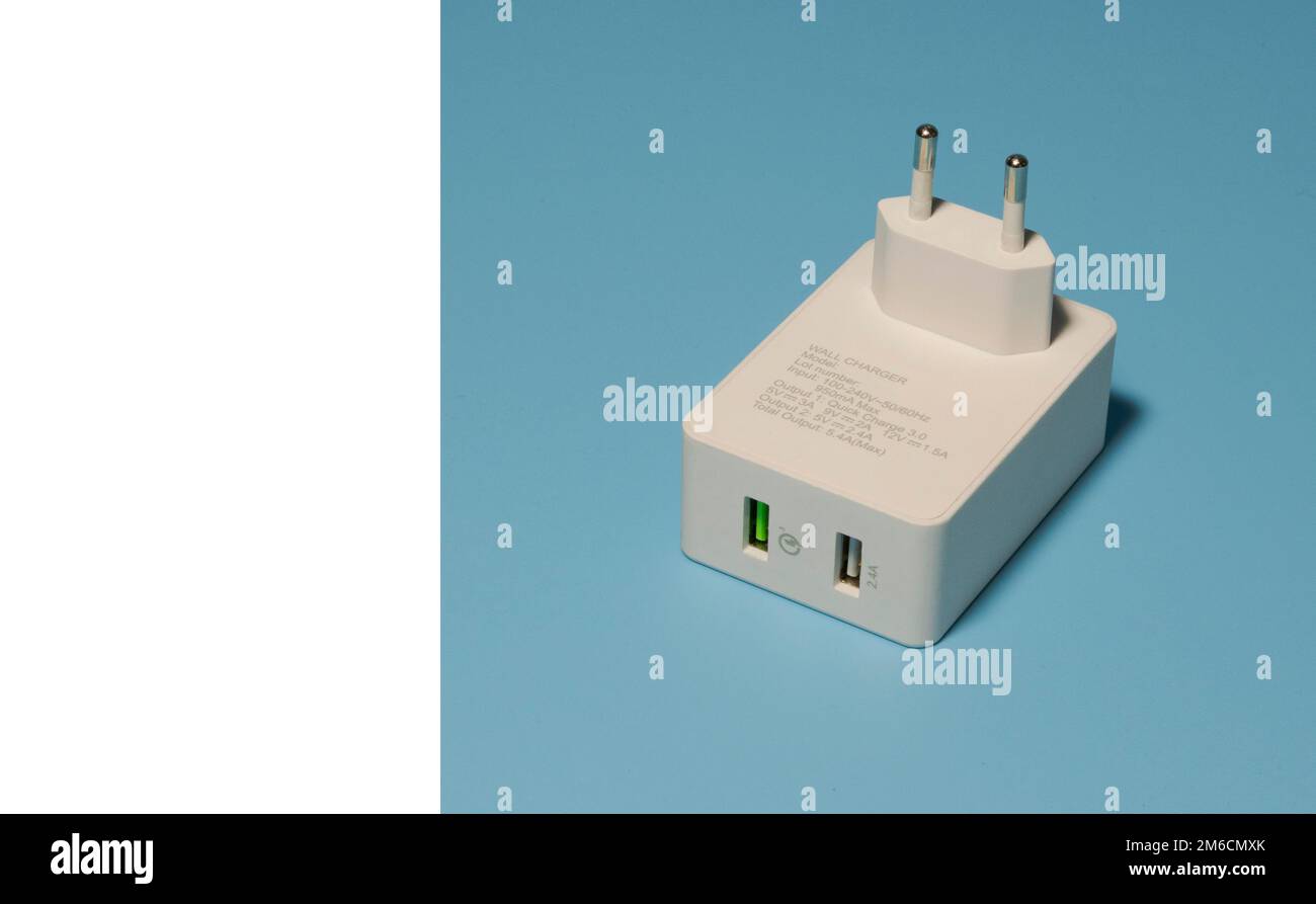 Charger USB with two outputs. simple charge 2.0 and quick charge 3.0 ...