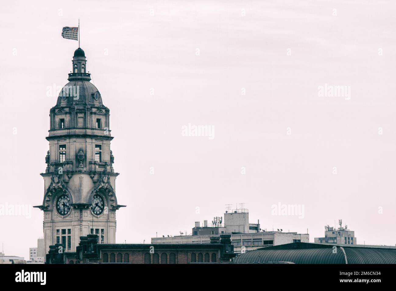 Tower with clock and flag hi-res stock photography and images - Alamy