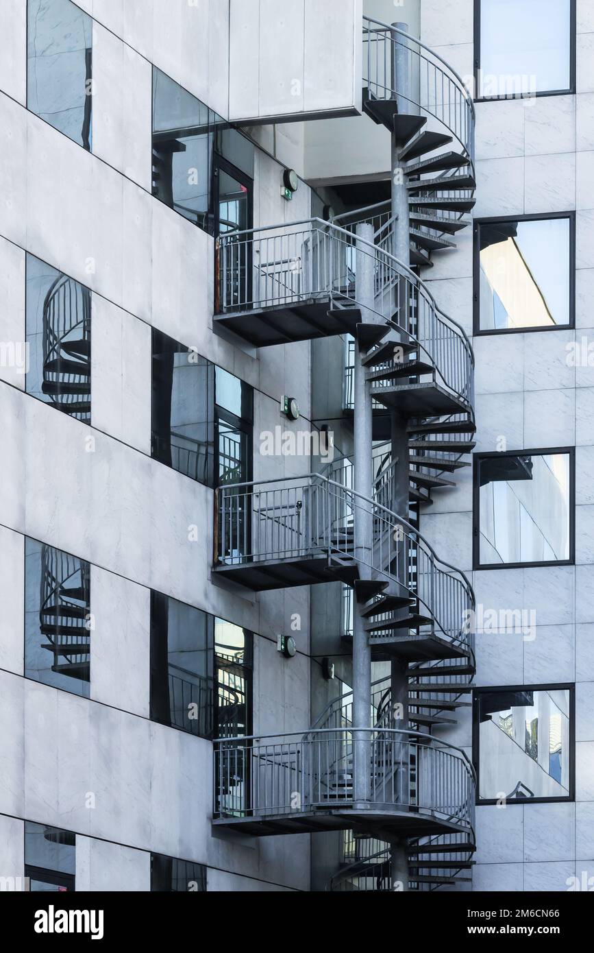 Spiral staircase modern office building hi-res stock photography and ...