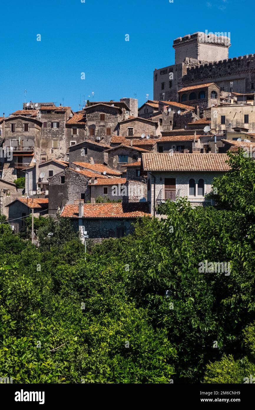 Trees medieval architecture hi-res stock photography and images - Alamy