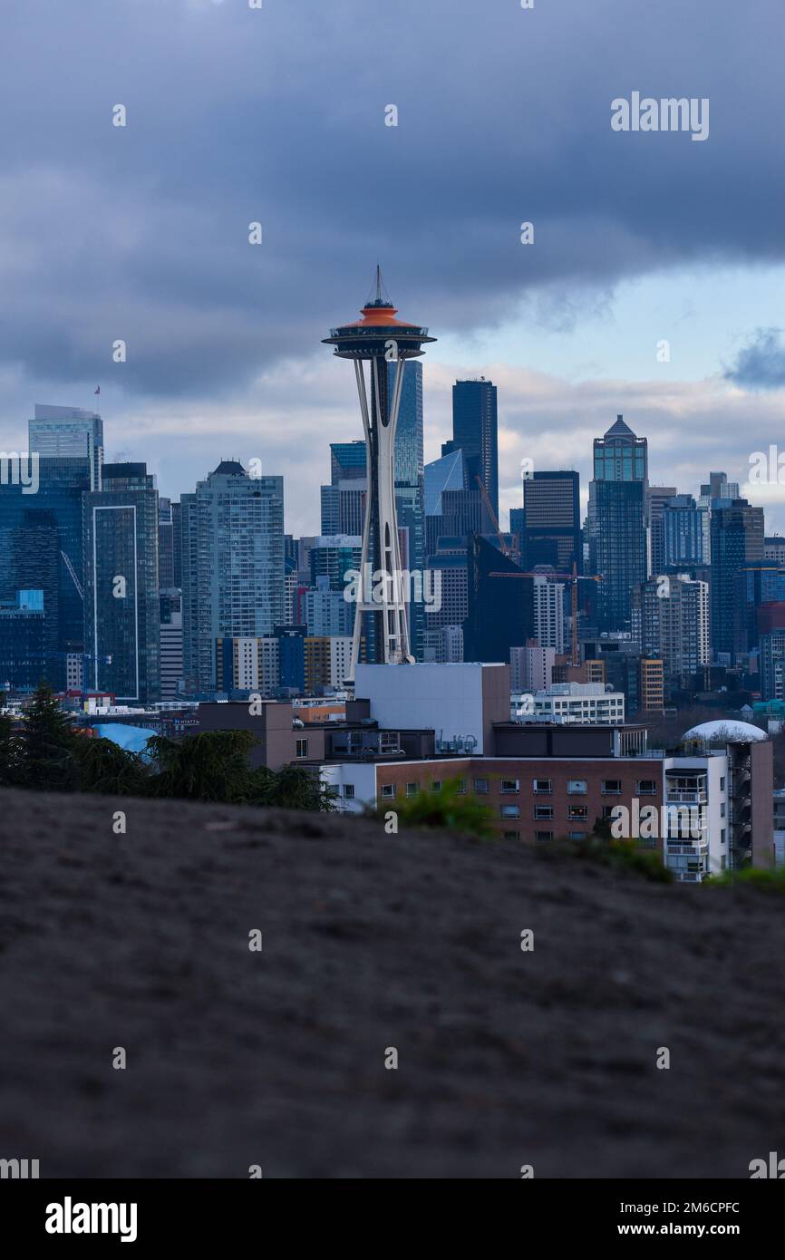 Beautiful, clear, view of the Seattle Skyscraper from a nice, hidden ...