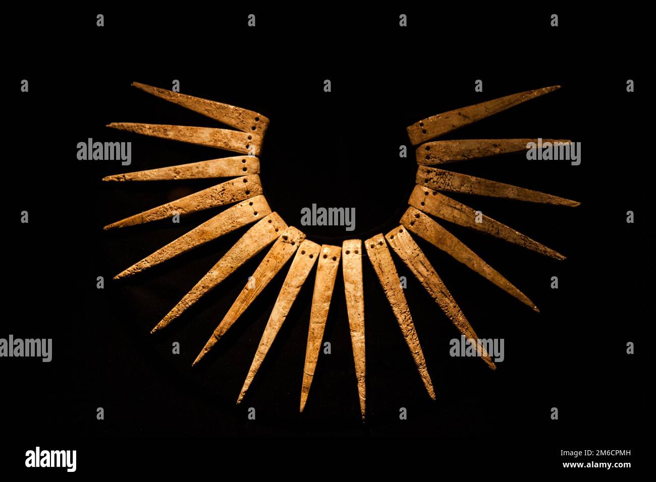 Gold inca mask hi-res stock photography and images - Alamy