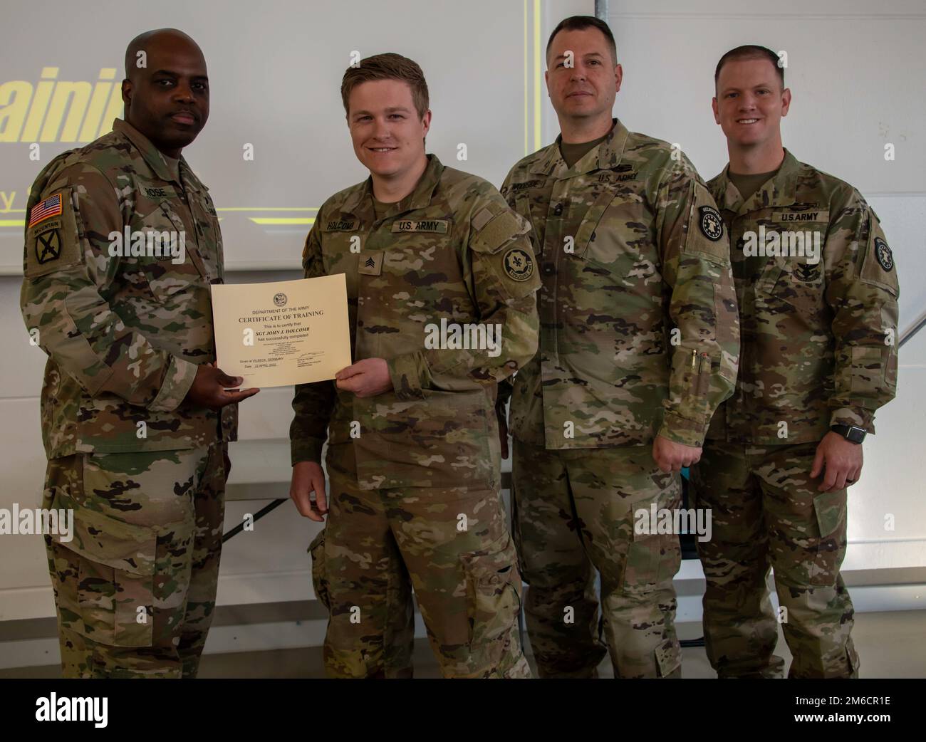 Army retention hi-res stock photography and images - Alamy