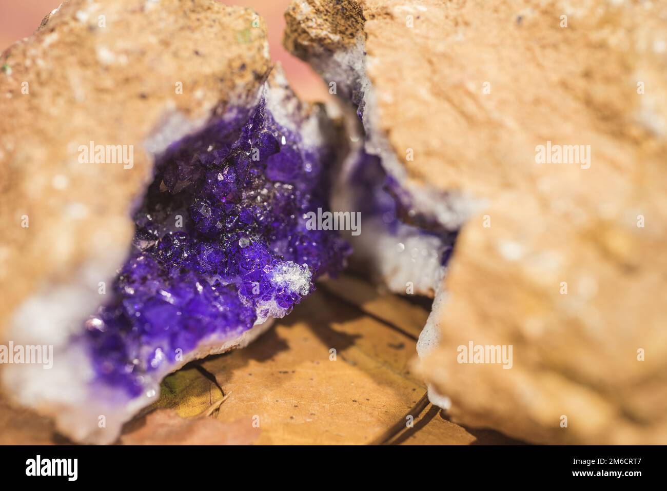 Jewel texture hi-res stock photography and images - Alamy