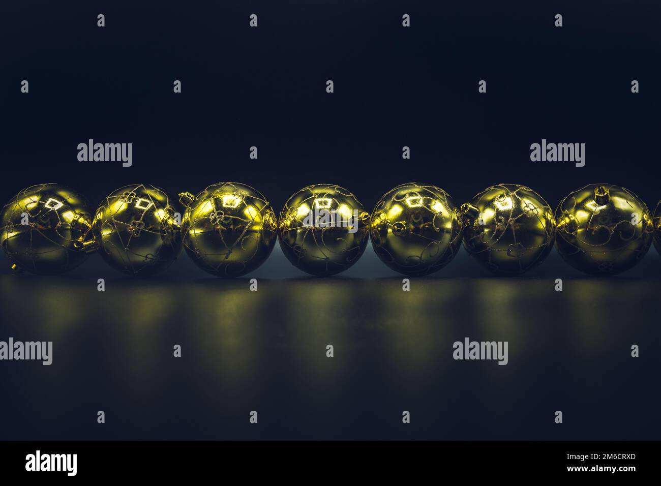 Golden star christmas balls hi-res stock photography and images - Alamy