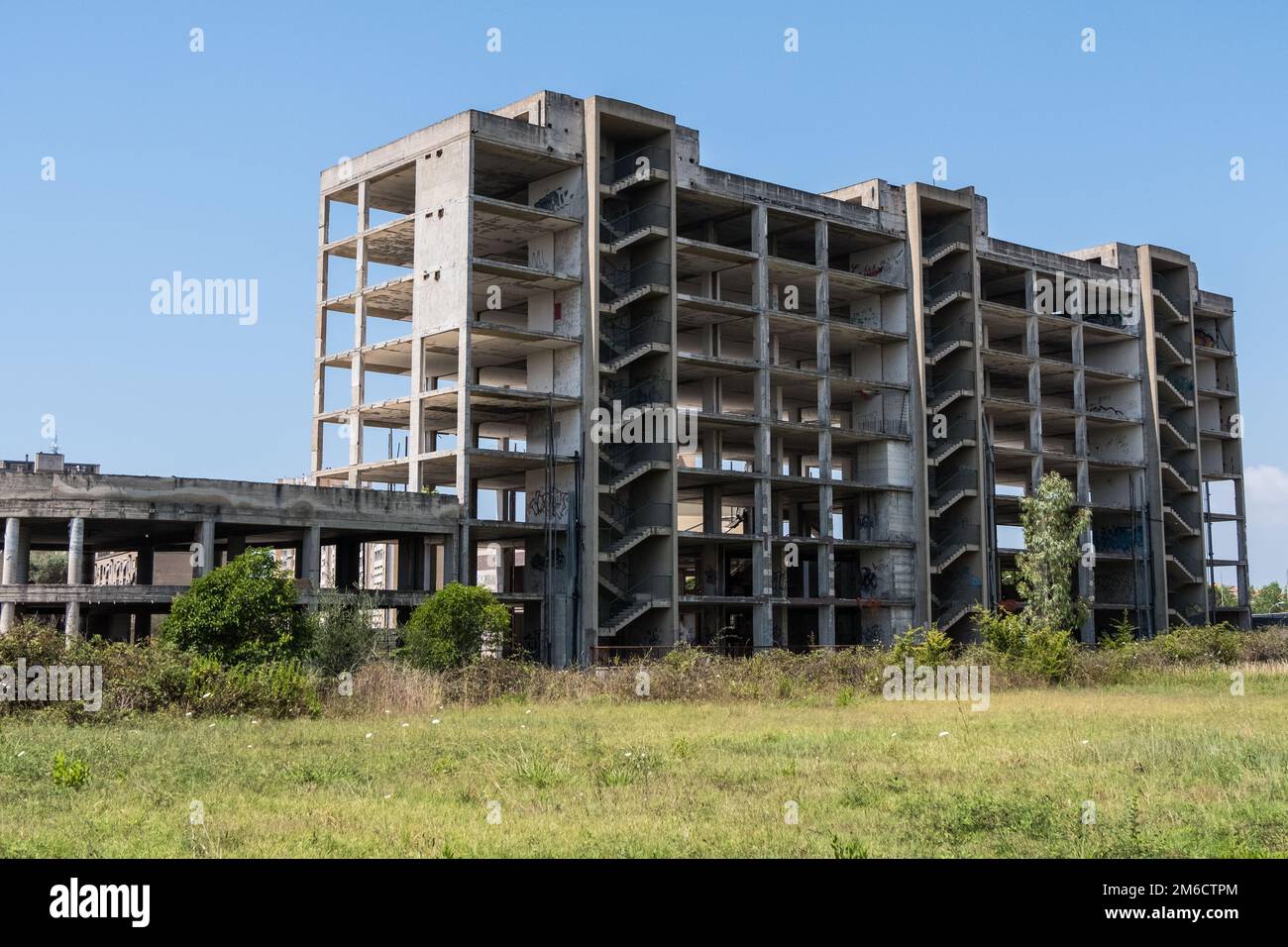 Incomplete building structure hi-res stock photography and images - Alamy