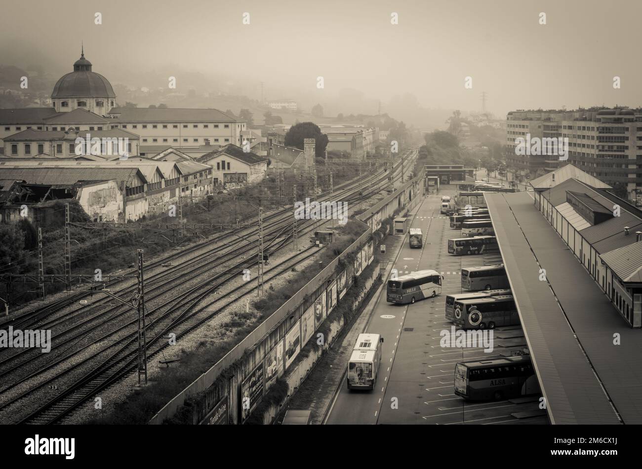 Train bridge bus road hi-res stock photography and images - Alamy
