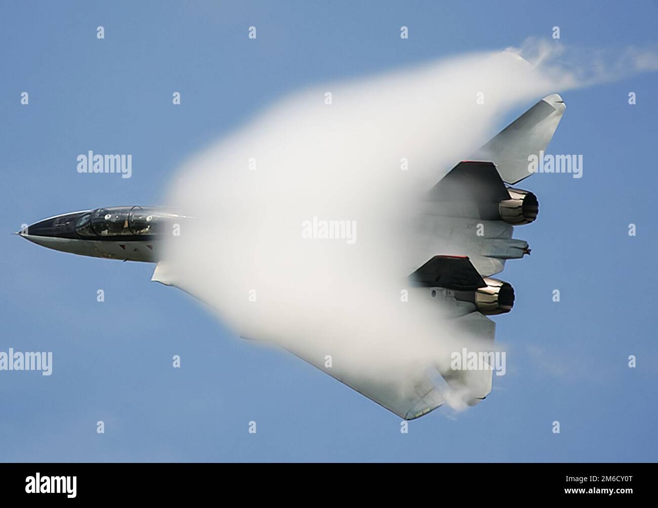 Sound barrier plane hi-res stock photography and images - Alamy