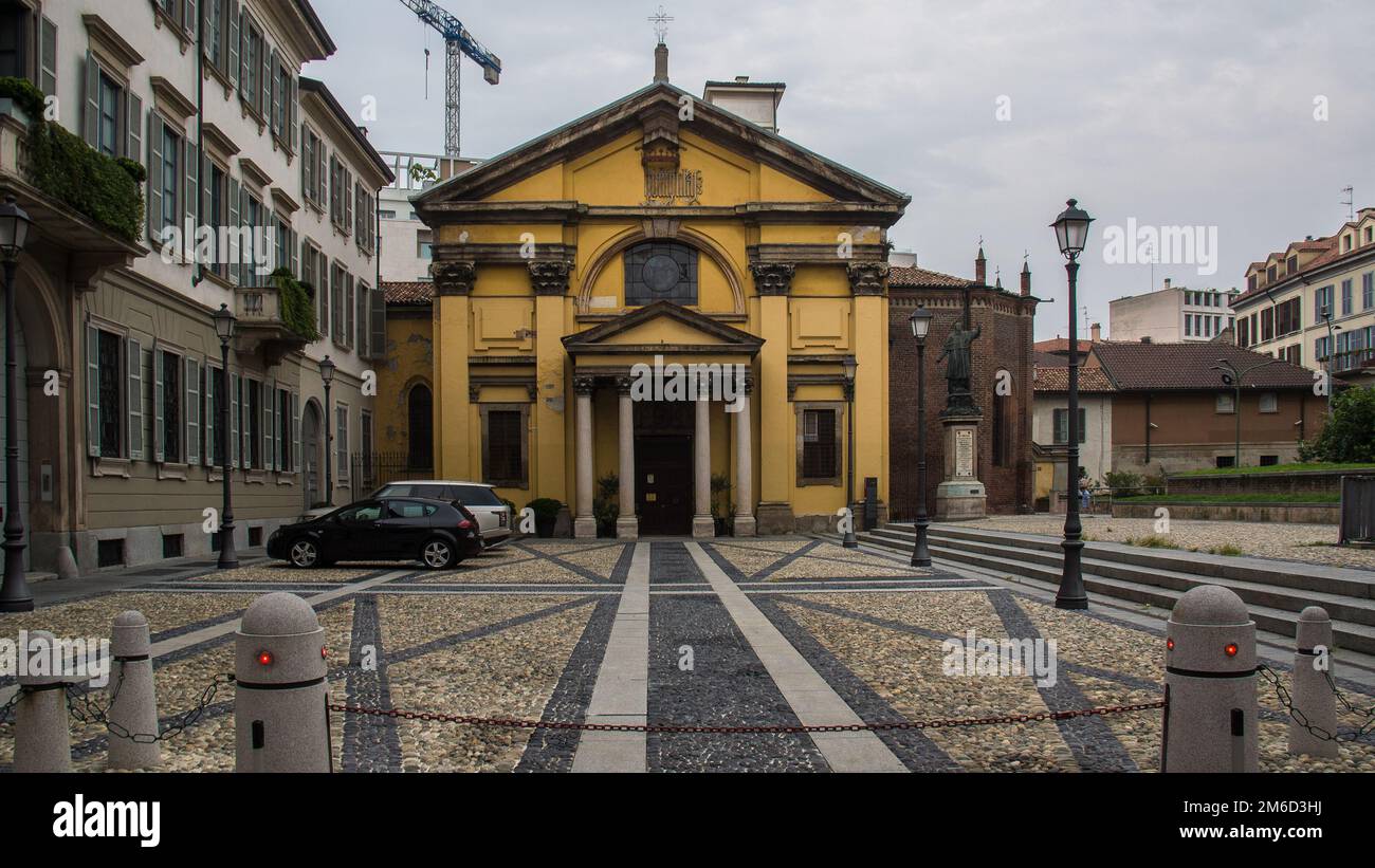 Milan historic building hi-res stock photography and images - Alamy