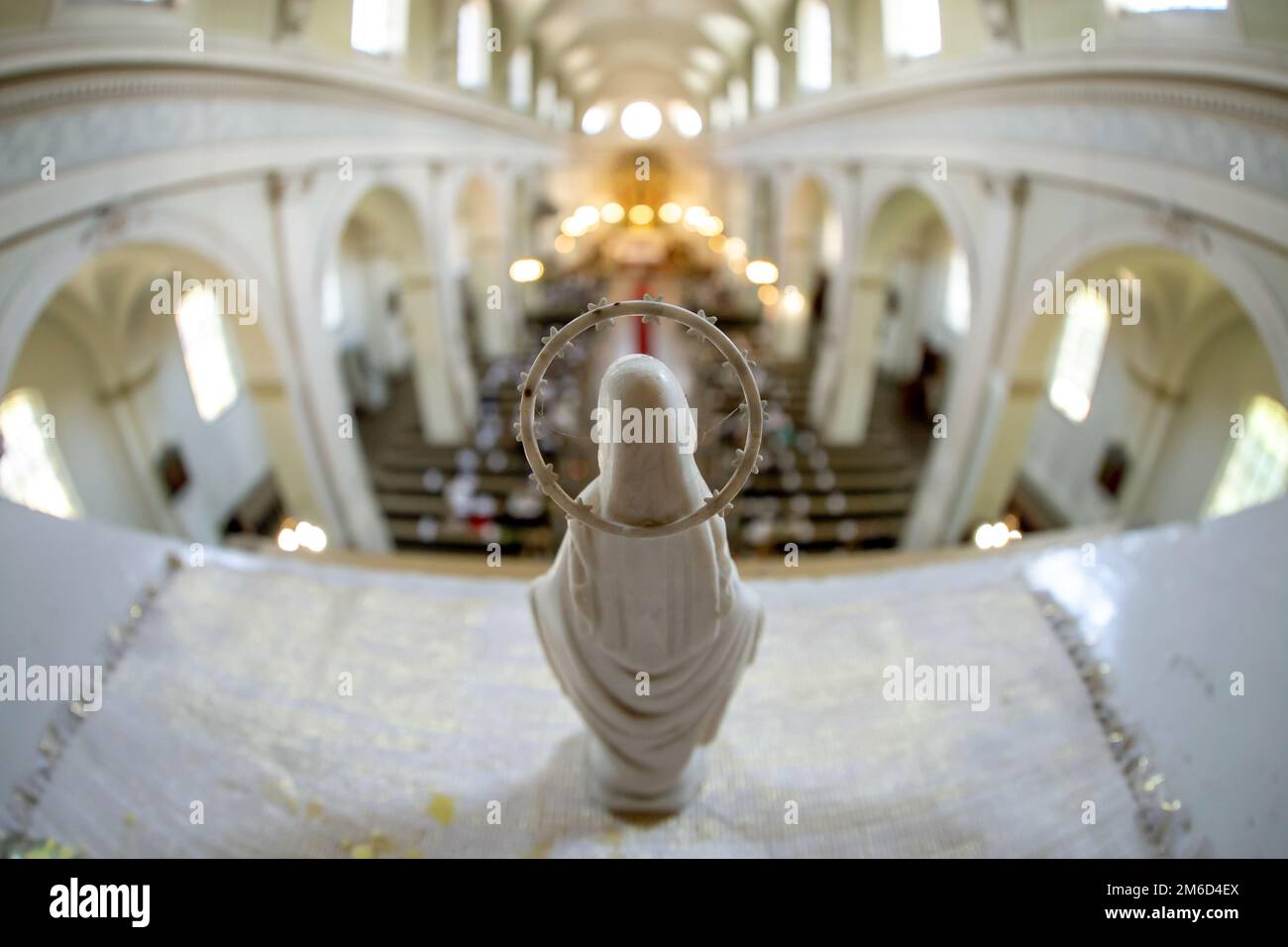 Statue of Virgin Mary in church Stock Photo - Alamy
