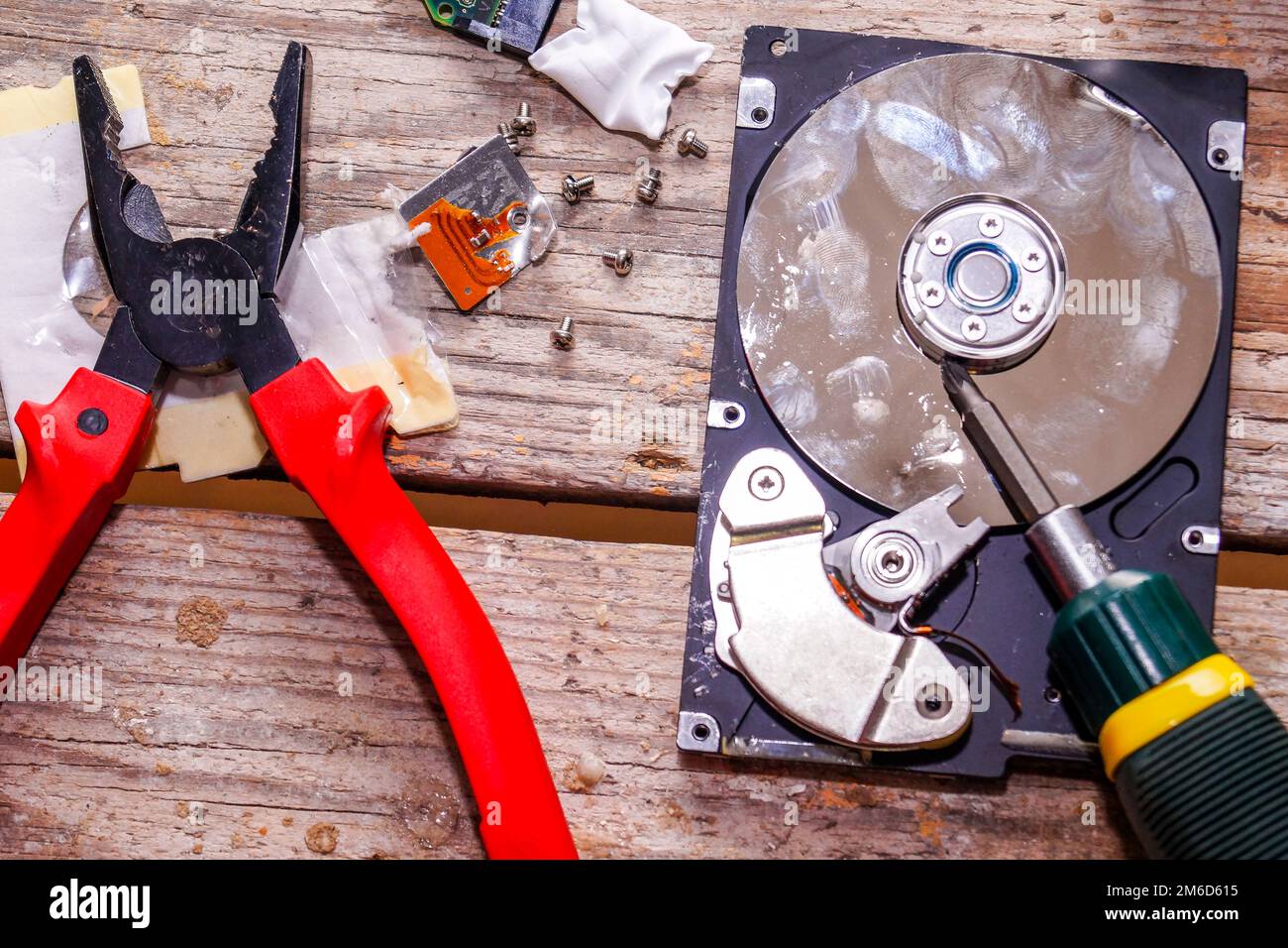 Man using tools hi-res stock photography and images - Alamy