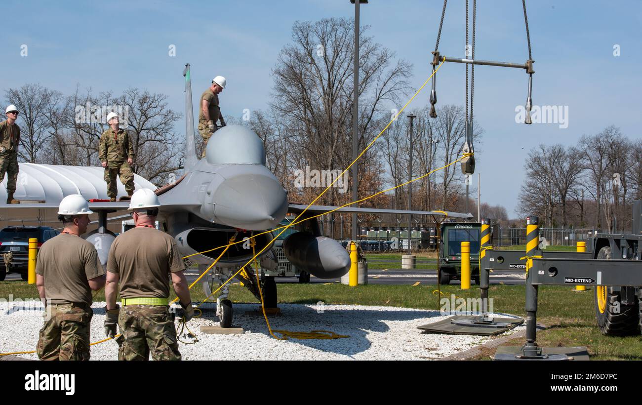 Airmen, assigned to the Ohio Air National Guard’s 180th Fighter Wing ...