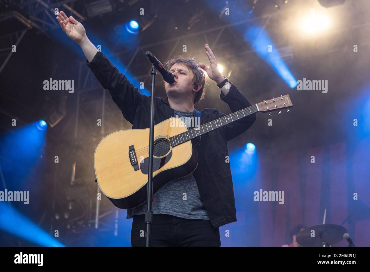 Scottish singer lewis capaldi hi-res stock photography and images - Alamy
