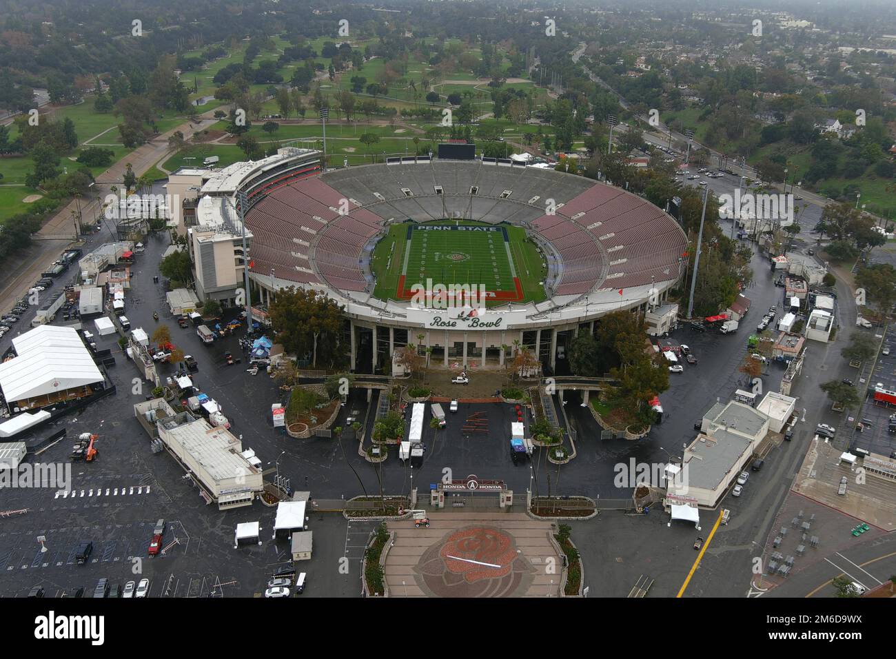 A general overall aerial view of Rose Bowl Stadium with the Penn State ...