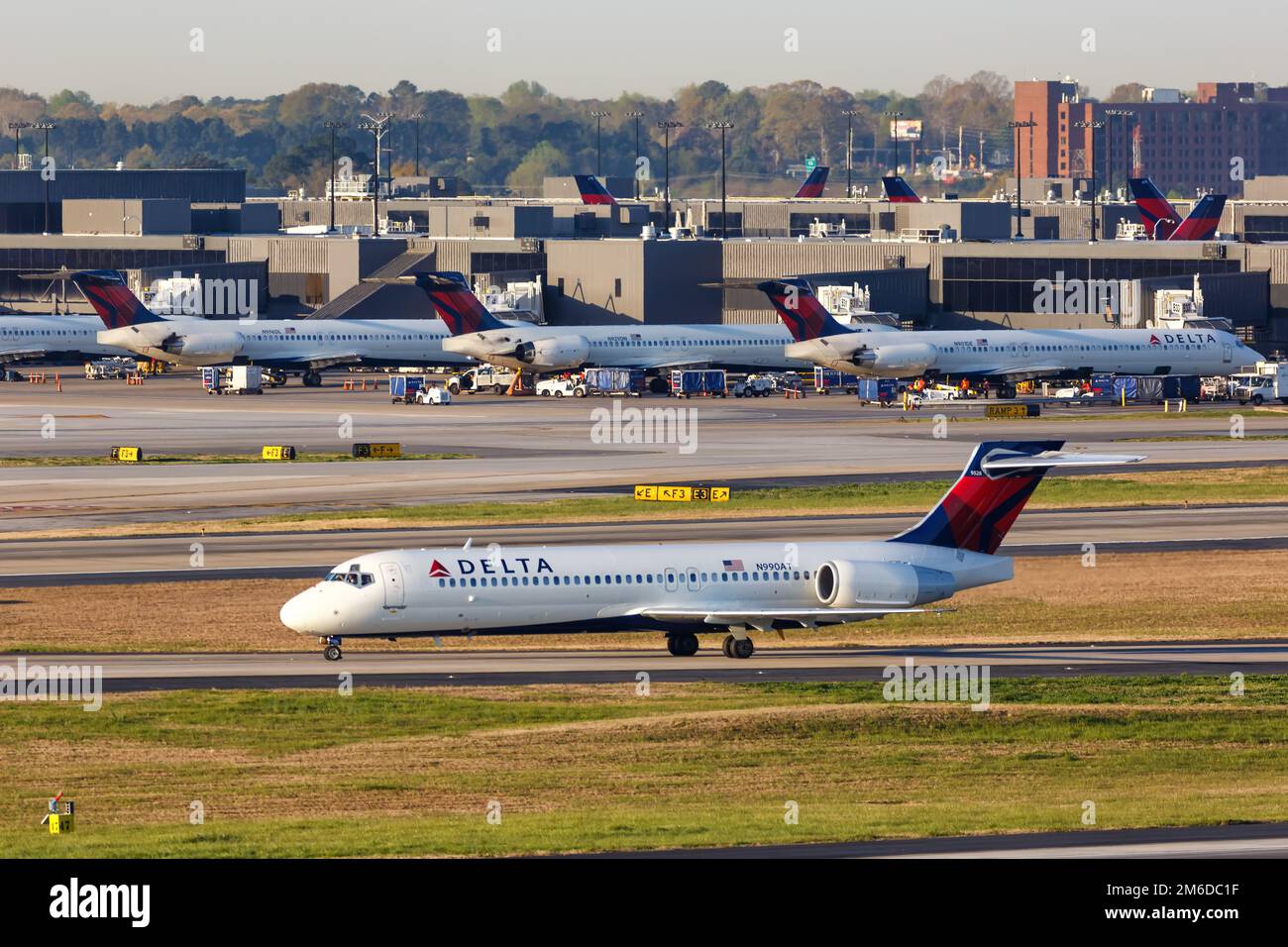 Delta Air Lines Boeing 717-200 airplane Atlanta airport Stock Photo - Alamy