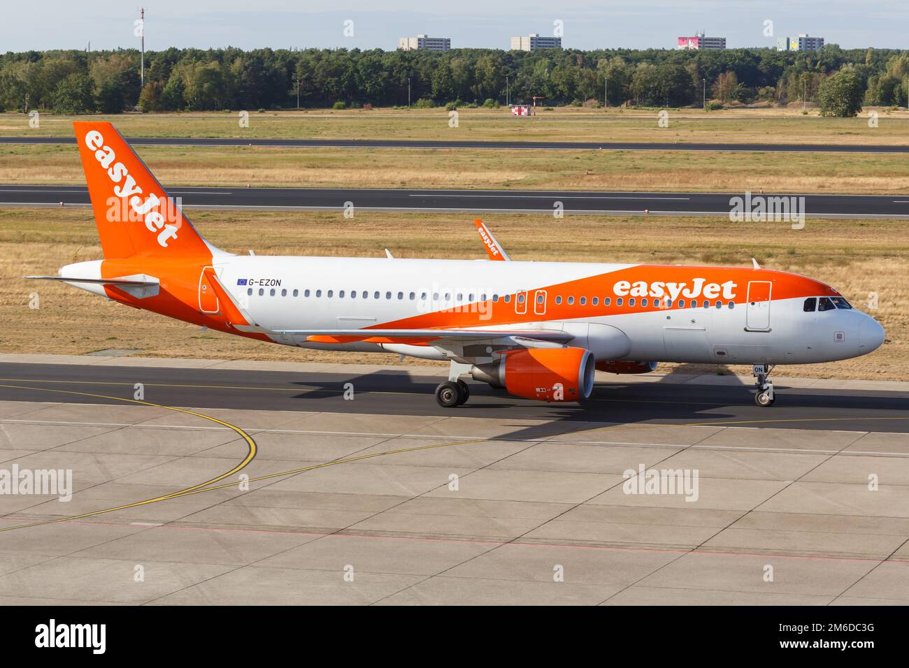 Easyjet Airbus A320 airplane Berlin-Tegel airport Stock Photo - Alamy