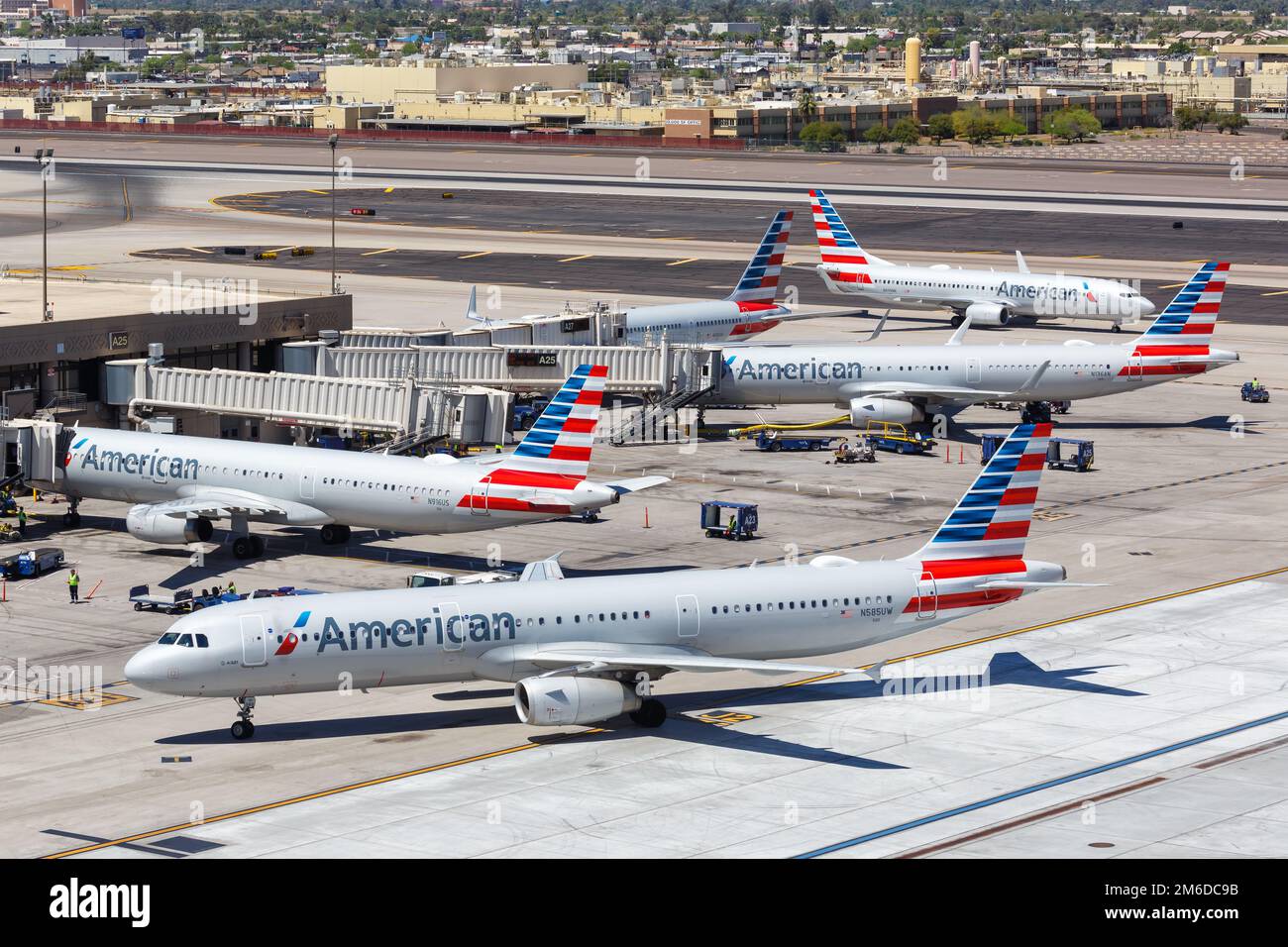 American airlines airbus a321 hi-res stock photography and images - Alamy