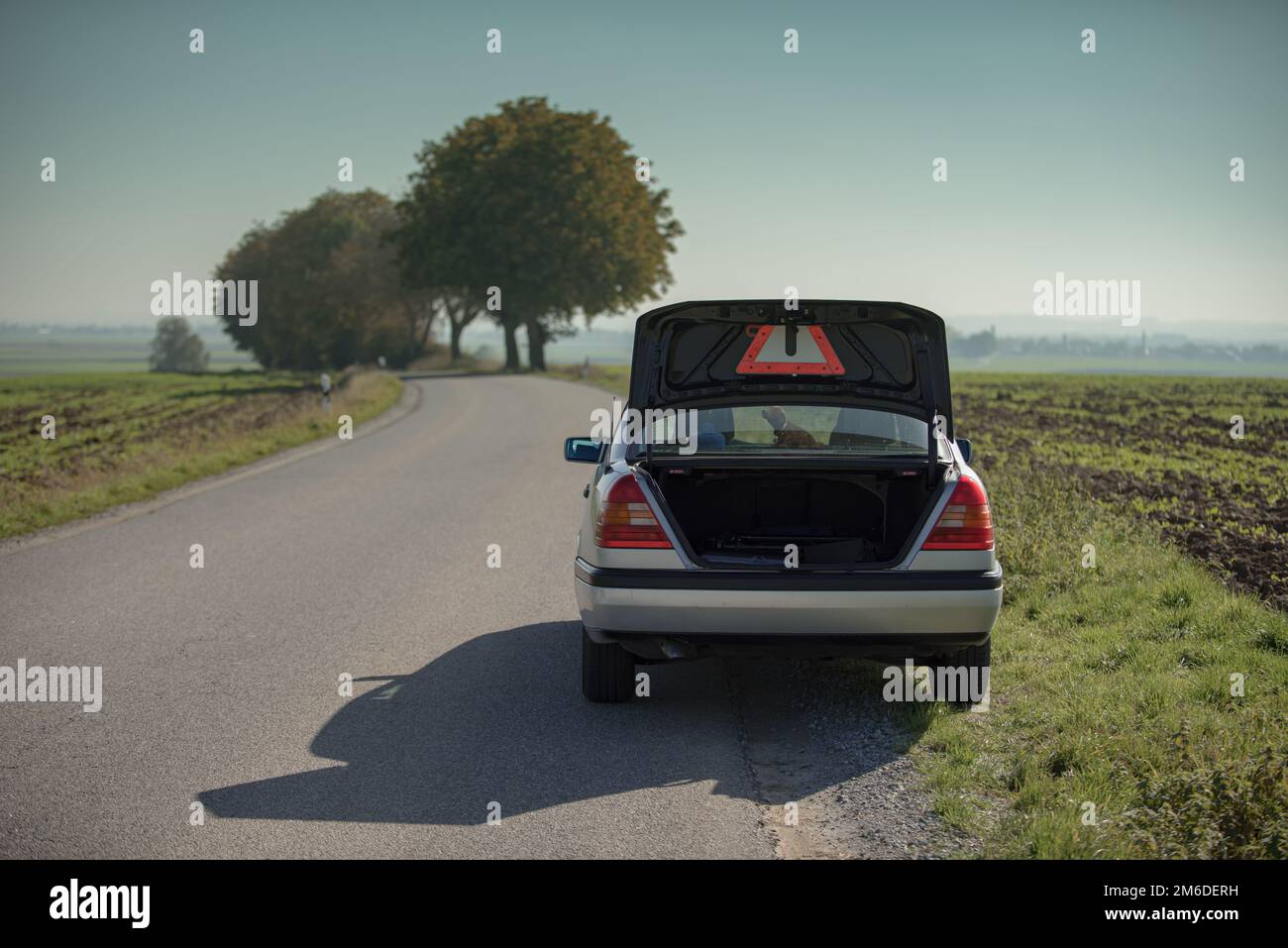Car breakdown highway hi-res stock photography and images - Alamy