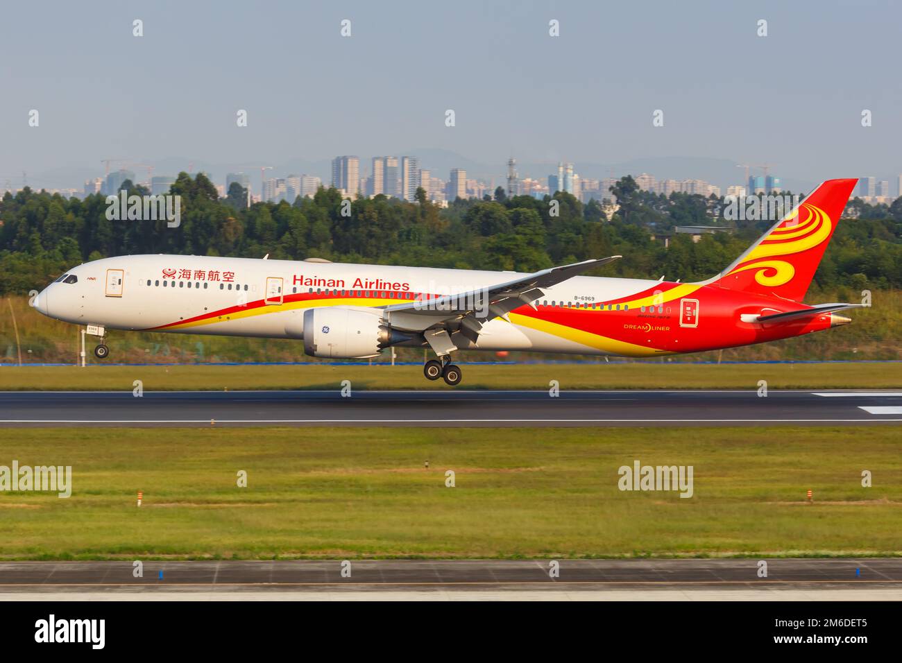 Boeing 787 start hi-res stock photography and images - Alamy