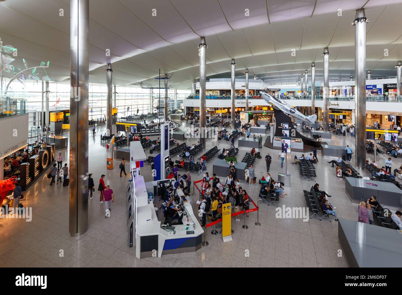 London Heathrow Airport LHR Terminal 2 Stock Photo - Alamy