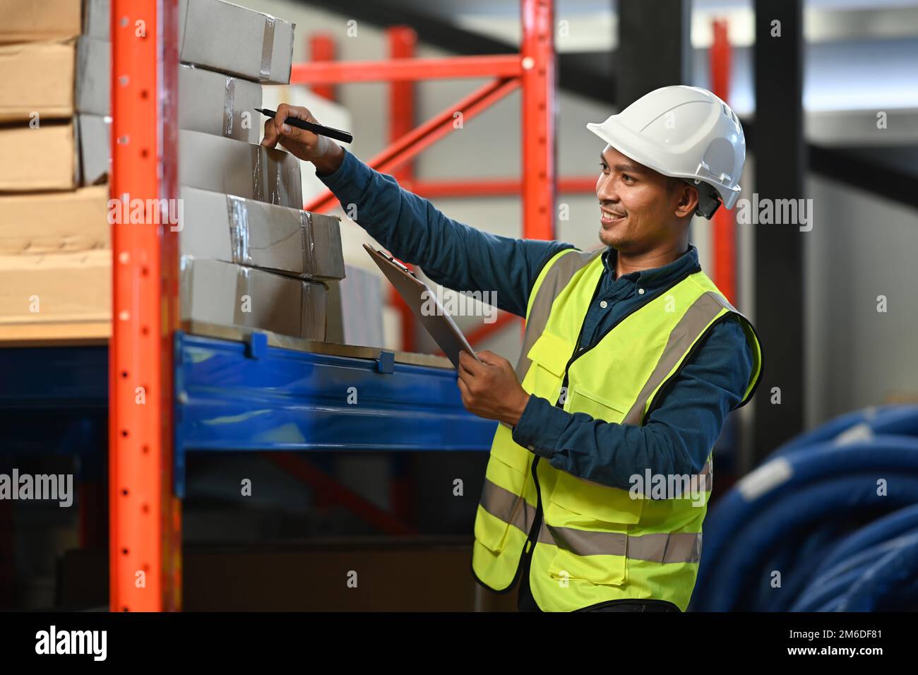 Group smiling logistics workers hi-res stock photography and images - Alamy