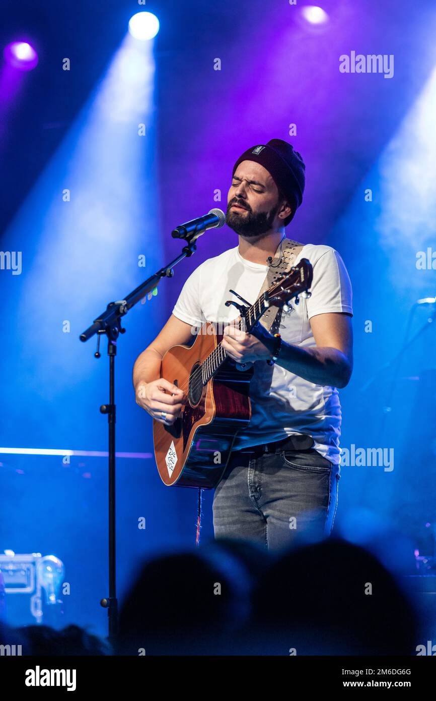 Sam gruber singer hi-res stock photography and images - Alamy