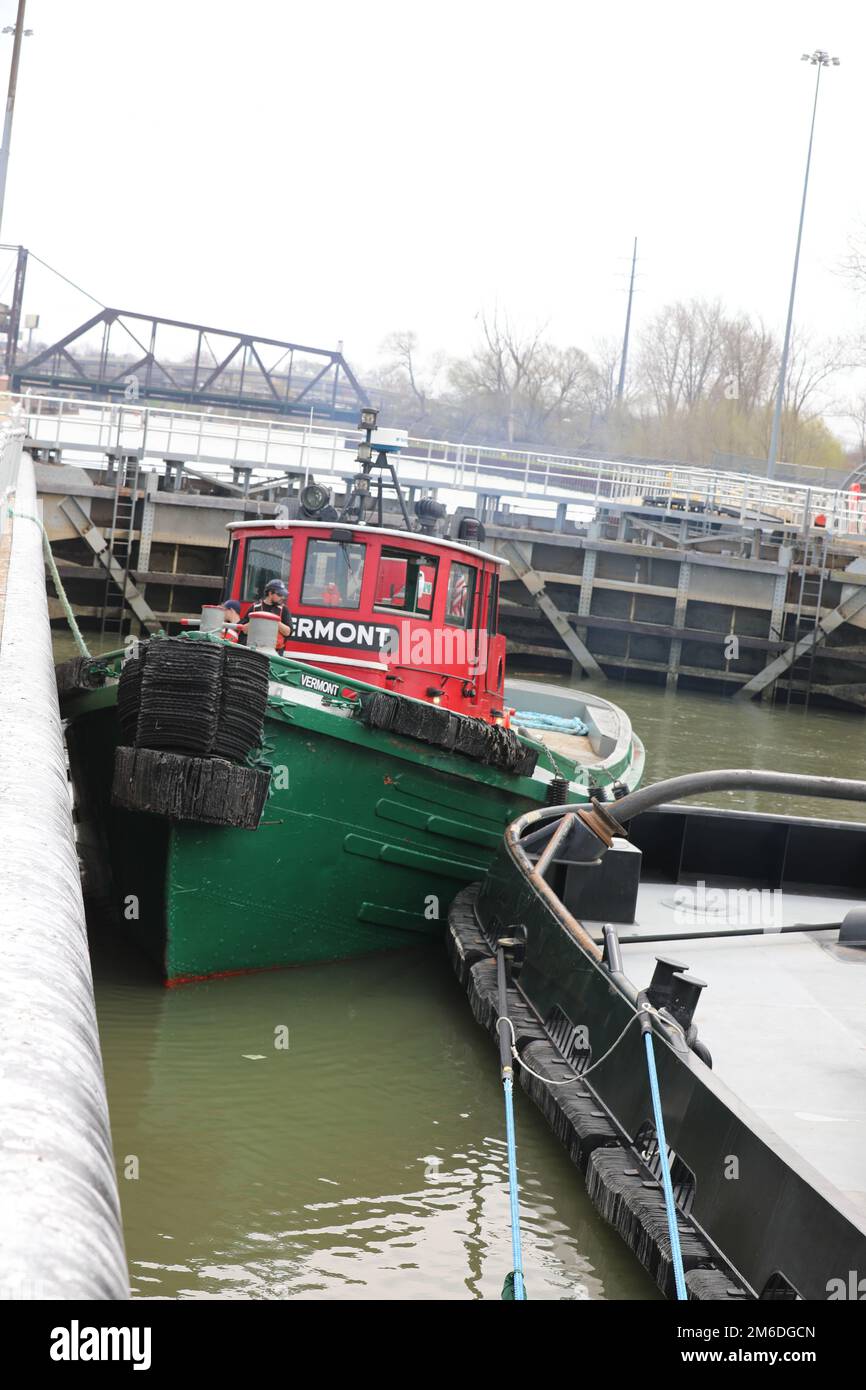 The tugboat Vermont ties off along the wall of the U.S. Army Corps of ...