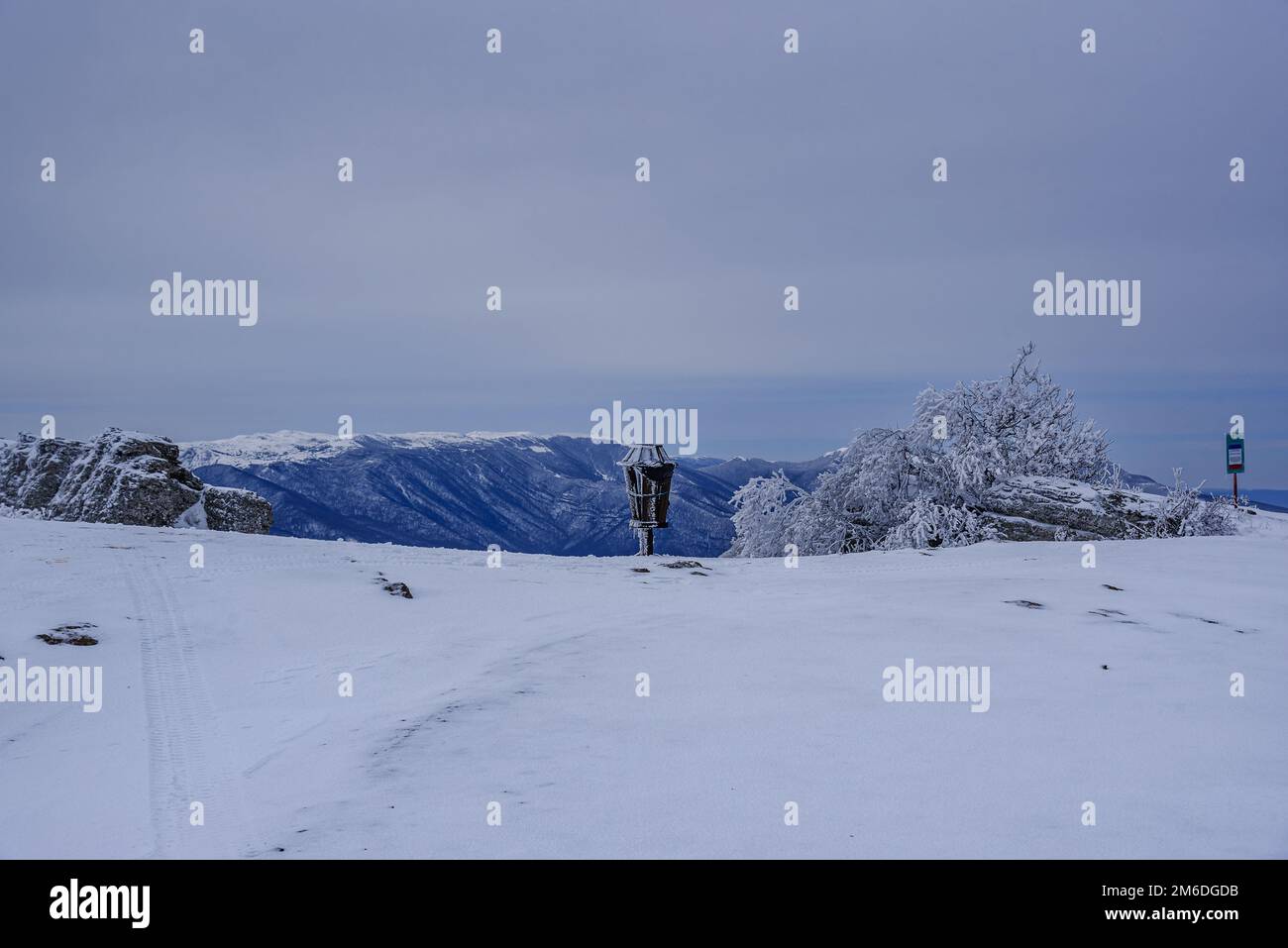 Southern Demerdzhi mountain in snow after blizzard in early spring ...
