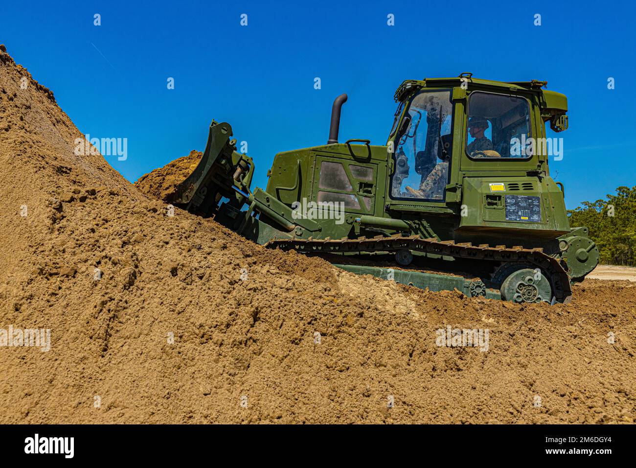 D6k bulldozer hi-res stock photography and images - Alamy