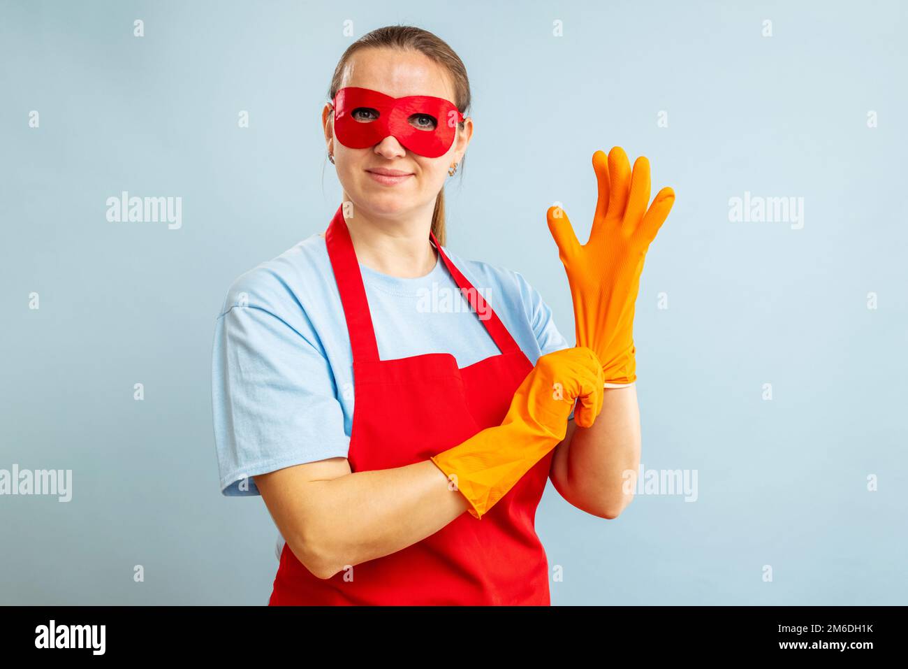 Housewife cleaning apron hi-res stock photography and images - Alamy