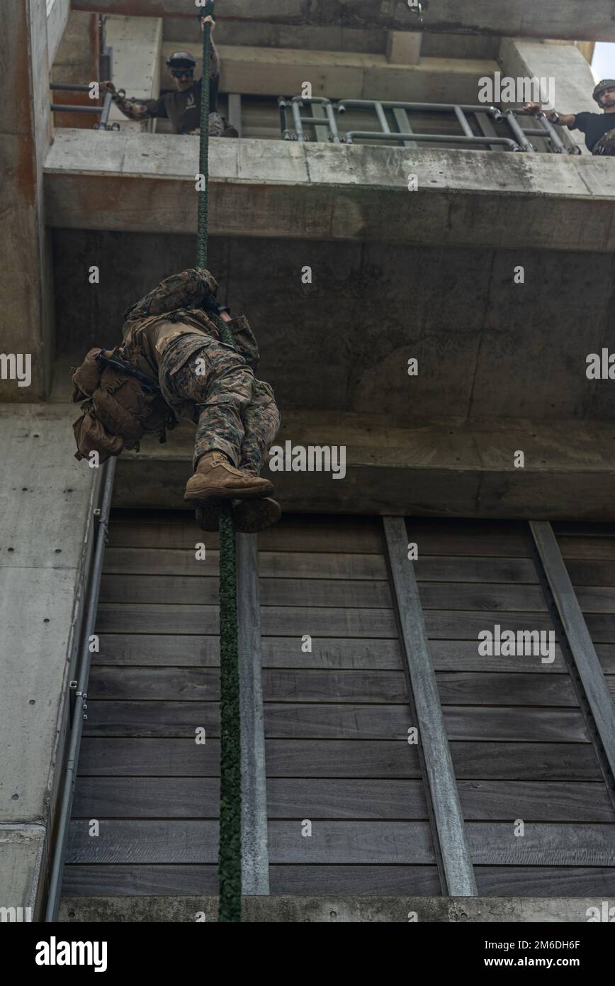 Rappel tower training hi-res stock photography and images - Alamy