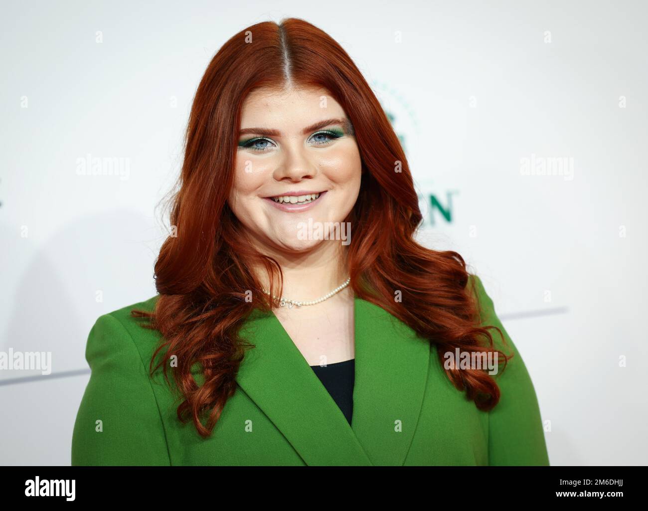 Loi singer hi-res stock photography and images - Alamy