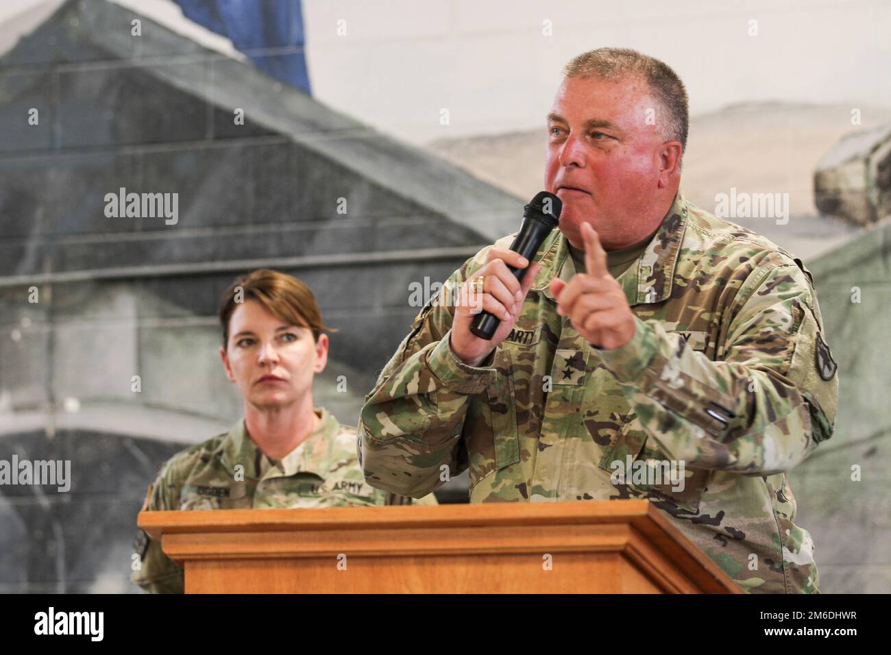 U.S. Army National Guard Soldiers with Headquarters Support Company ...