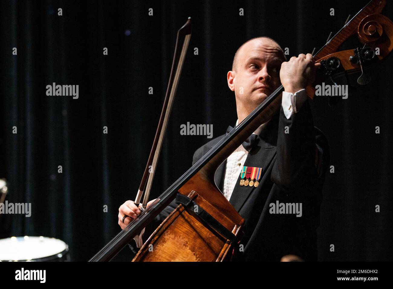 CRYSTAL LAKE, Ill. (April 25, 2022) Musician 1st Class Kyle Augustine ...