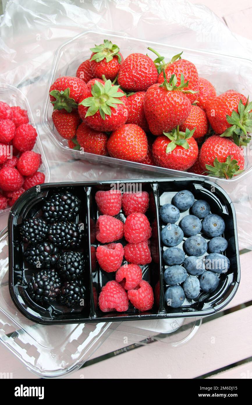 Raspberries in plastic package hi-res stock photography and images - Alamy