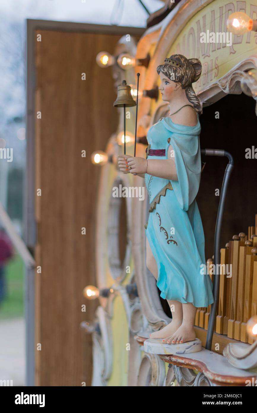 Woman sell female winter hi-res stock photography and images - Alamy