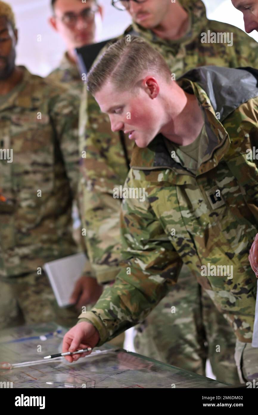 U.S. Army Soldiers with 3rd Armored Brigade Combat Team, 4th Infantry ...