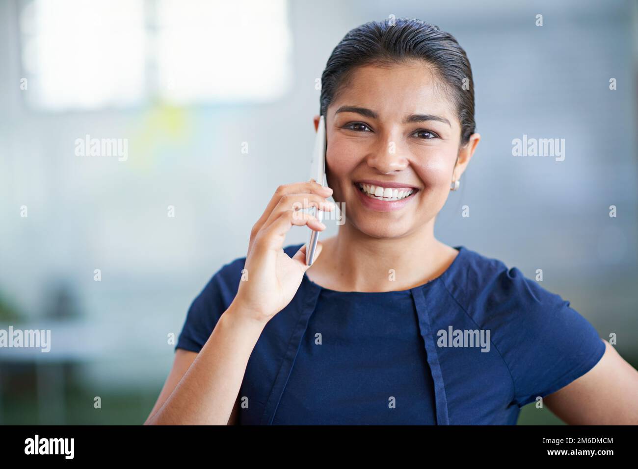 Nice young people looking hi-res stock photography and images - Alamy