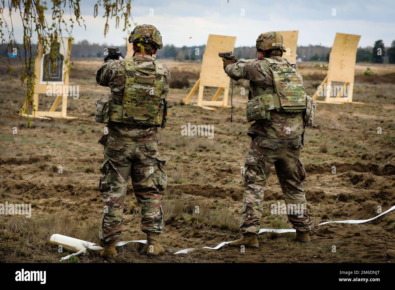 U.S. Soldiers assigned to the 1st Battalion, 8th Infantry Regiment, 3rd ...